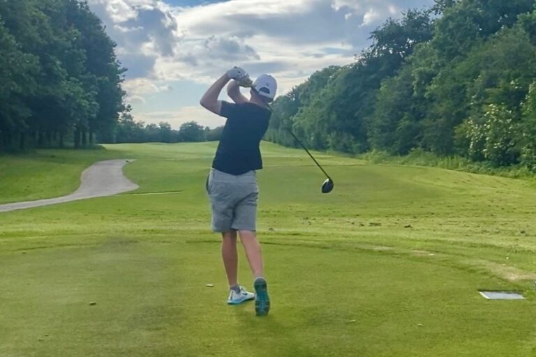 Year 9 student makes golfing history - Bridgewater School